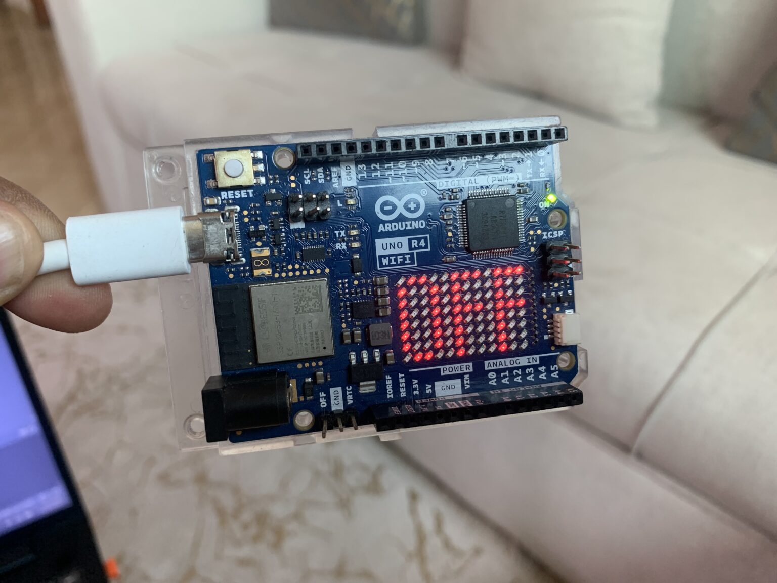 Arduino Uno R4 Wi-Fi: Complete Setup Guide - Upload Ideas with Itamar